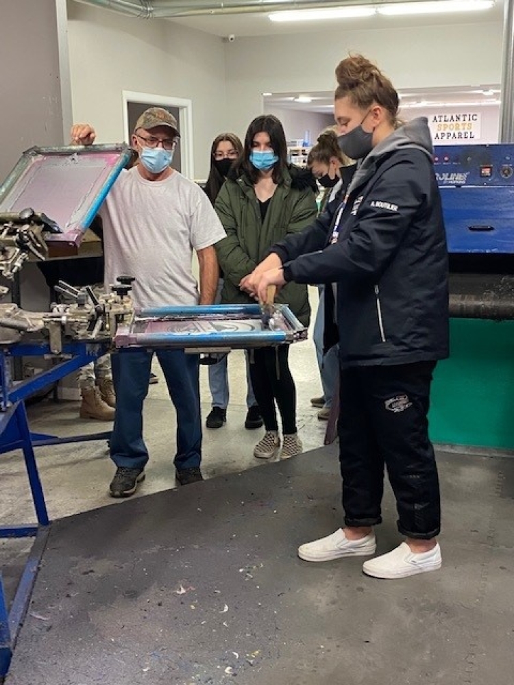 Visite chez Atlantic Sports Apparel - École Clément-Cormier